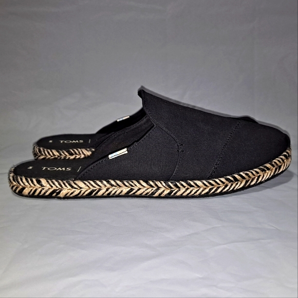 Toms | Shoes | Toms Slipon Tribal Mules Womens Size W8 Black And Tan ...